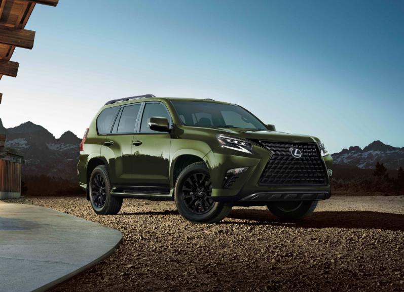 The new Lexus GX 460 military green looks domineering and serious, and ...
