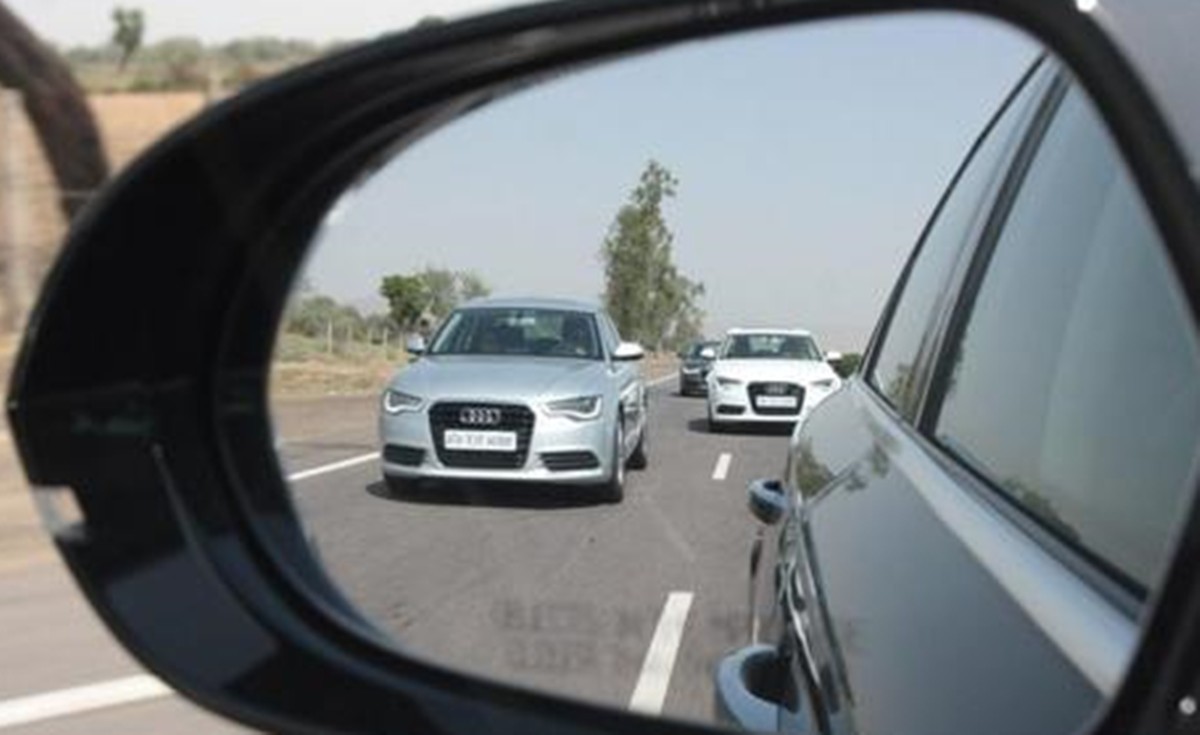 More than 90% of novices don't know how to use the rearview mirror ...