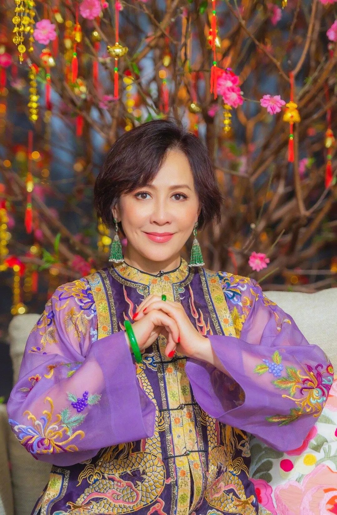 Carina Lau, who is known as the goddess of emerald, has value-added ...