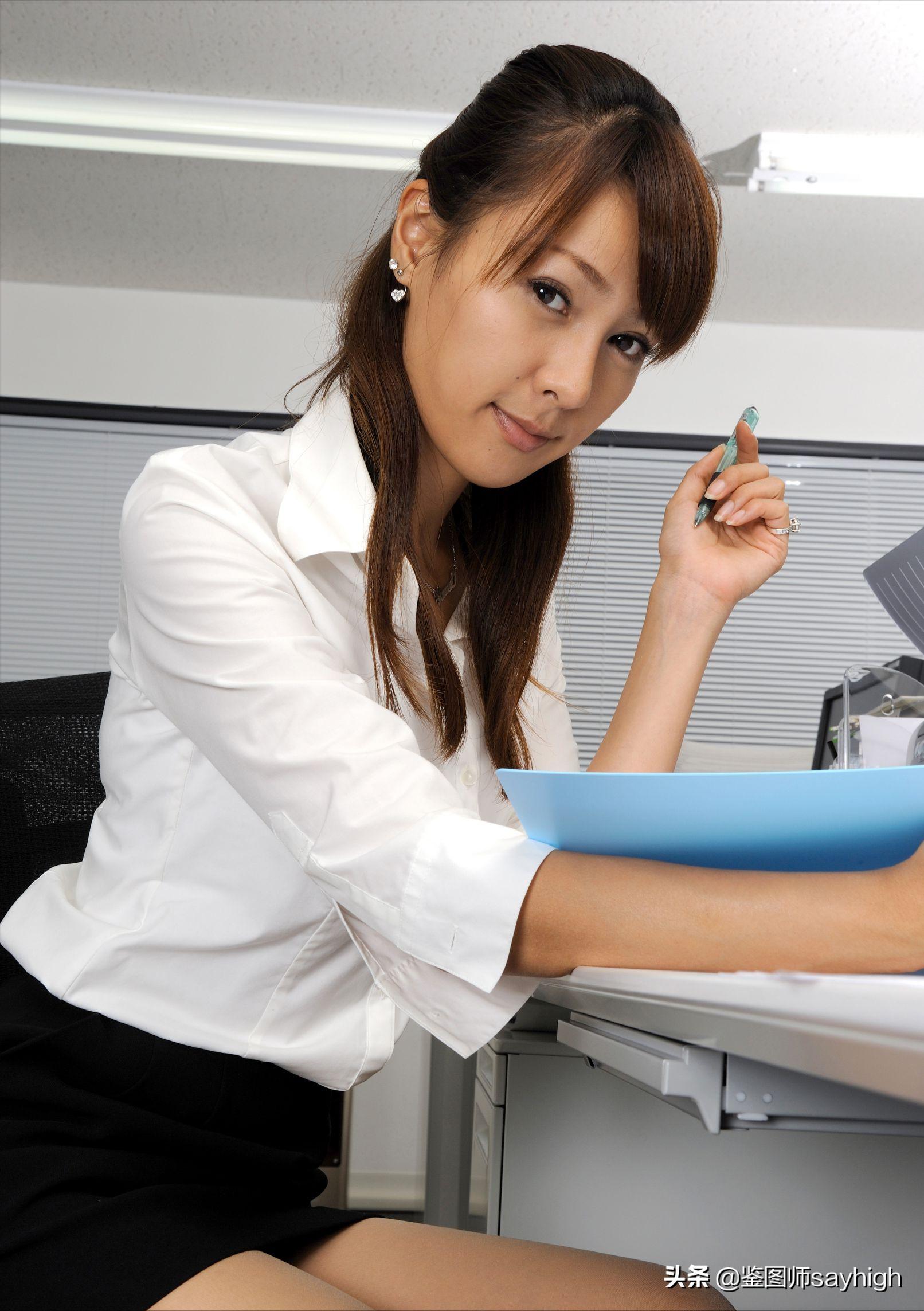 "Photo" Japanese office uniform photo album - iMedia