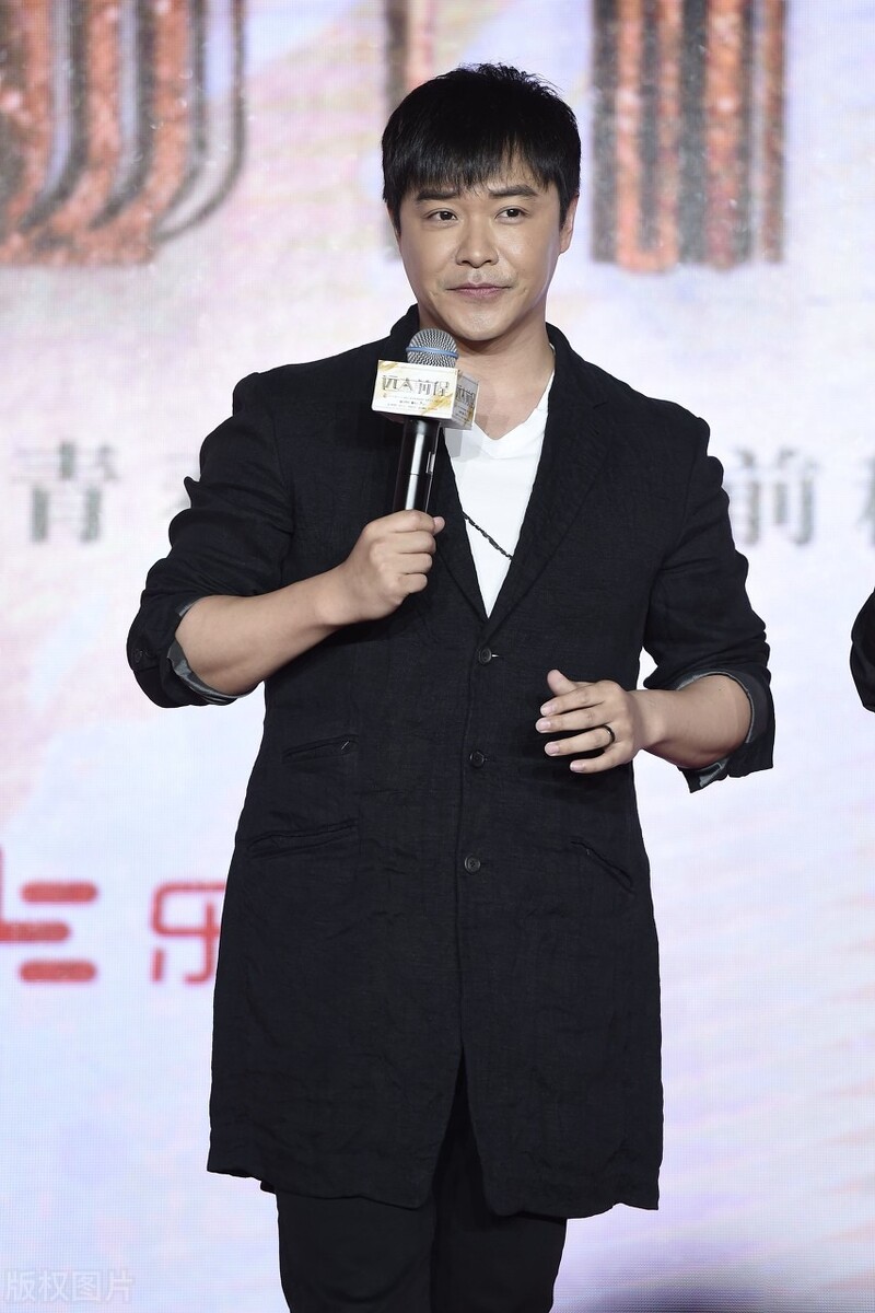 Chen Sicheng and Liu Hawick, who discussed the script with the ...