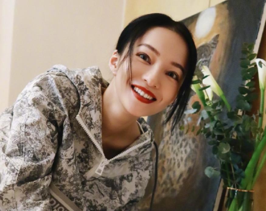39-year-old Angela Chang has a fitness photo. She has a real figure ...