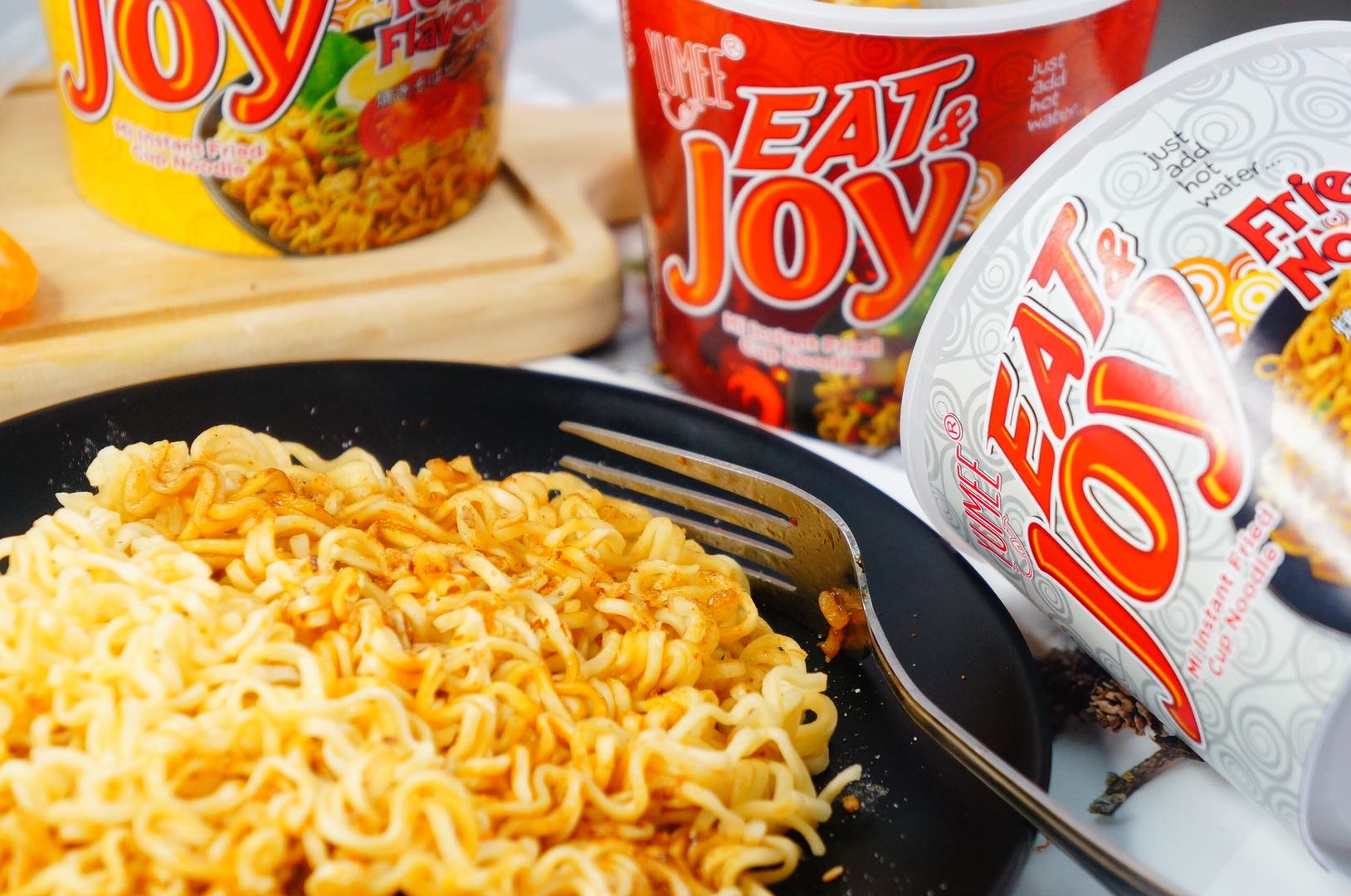 The delicious Yumee cup noodles from Indonesia, which are popular in ...
