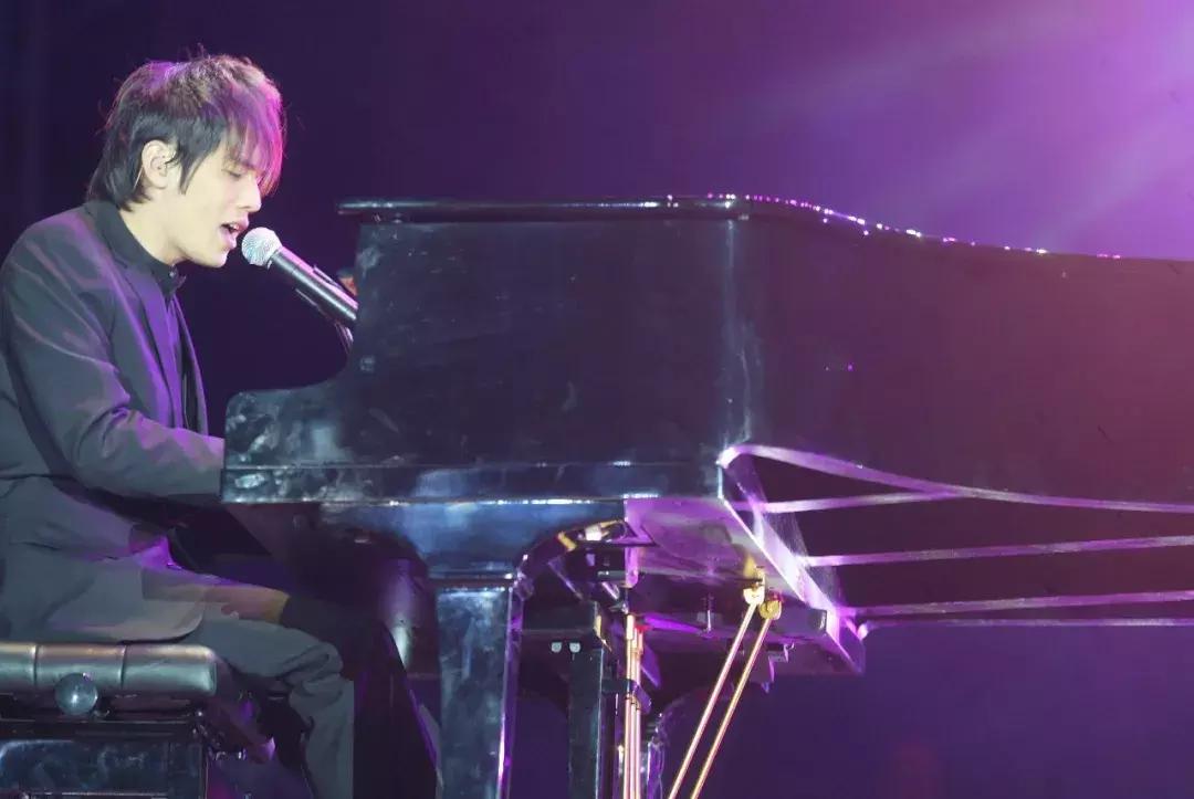 Full of confidence!Let's say that he will surpass Jay Chou in 5 years ...