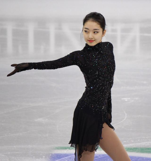 Li Zijun, the goddess of Chinese figure skating: Face value and ...