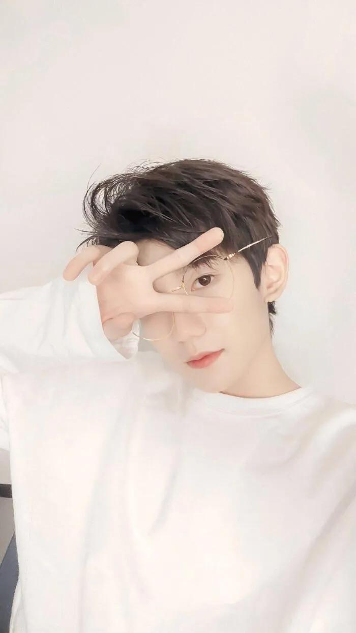 Entertainment gossip: Yang Mi, Wang Yuan, Huang Zitao, Wu Yifan, Gong ...