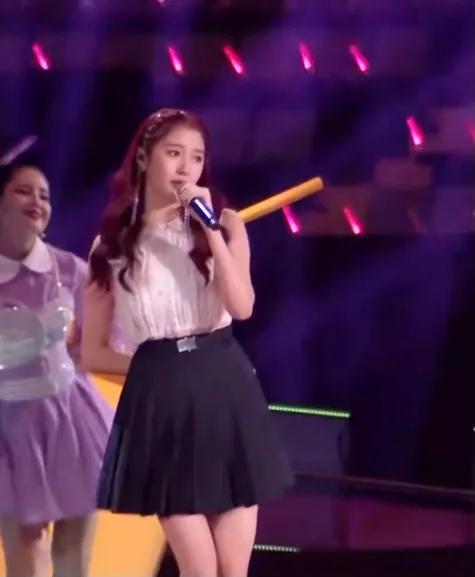 The appearance of the actress at the party is more beautiful: Guan ...