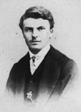 Maupassant: Influenced by his mother, he is a genius and a lunatic ...