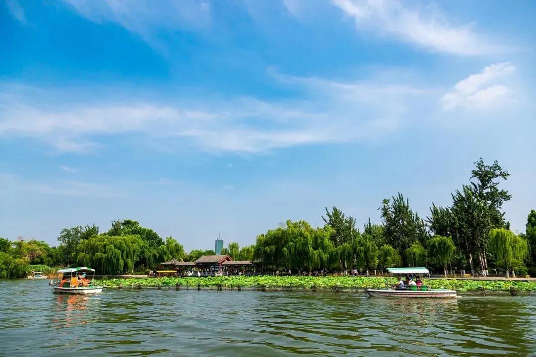 Daming Lake in seven ancient poems, listening to the spring in the ...