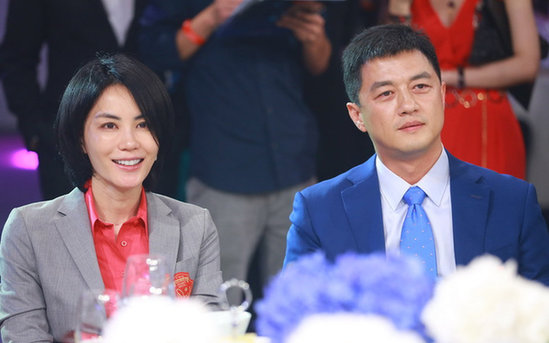 Faye Wong sings the theme song "Bay" of the Mid-Autumn Festival Gala in the Greater Bay Area: 30 ...