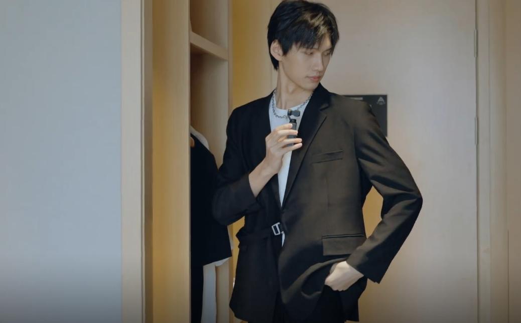 Chen Ruifeng picks up Zhou Yangqing in a luxury car and admits that he ...