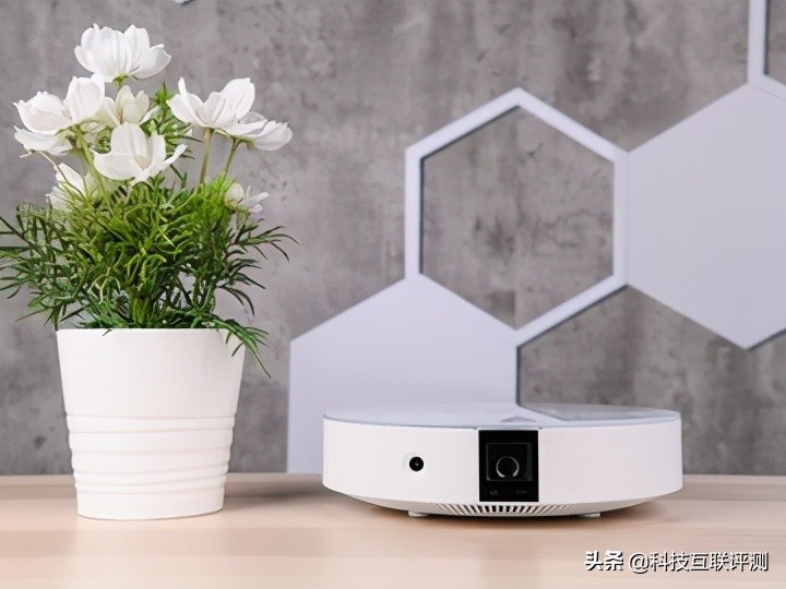 High-value and cost-effective projector, JmGO G9 smart strikes - iMedia