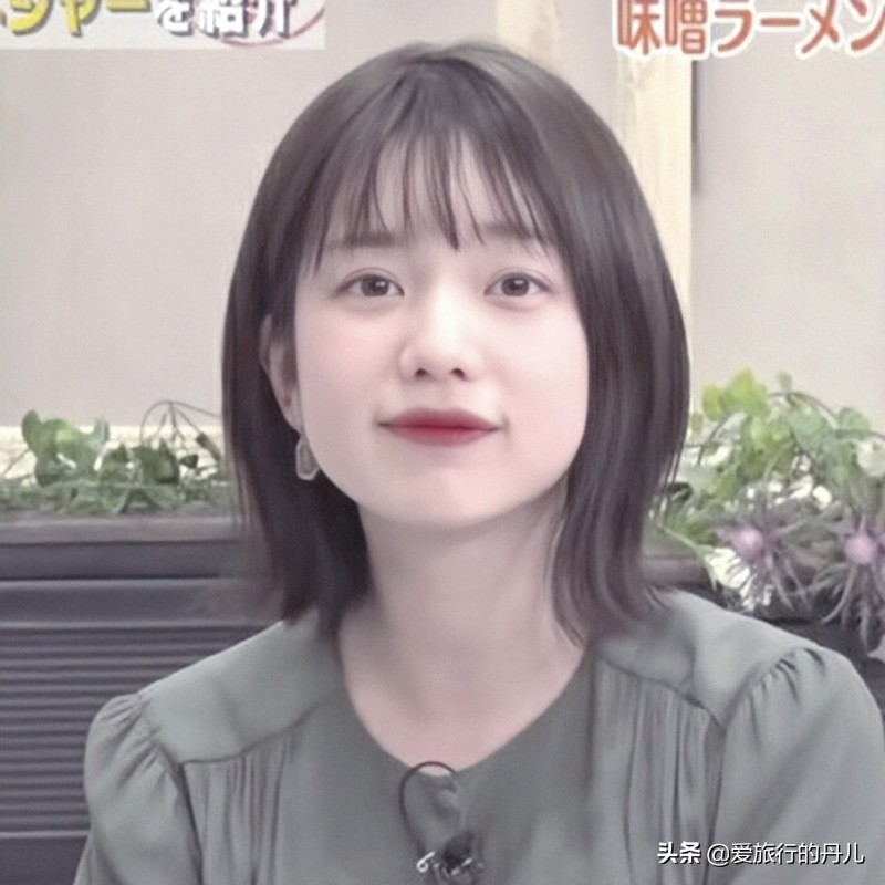 The most popular female anchor in Japan, the Japanese outfit is fresh ...