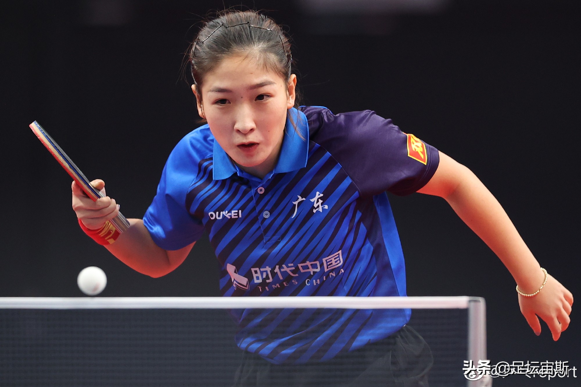 Sad scene!Chen Meng slapped her arm with a racket to heal her injury ...