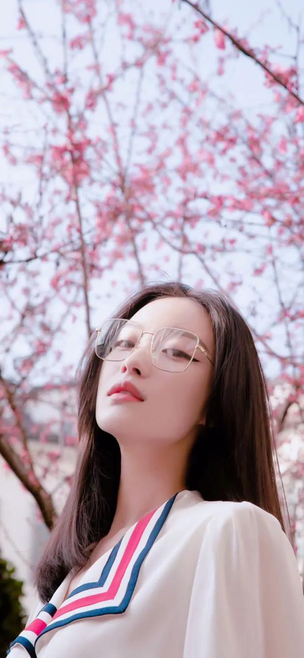 Ni Ni and Zhao Liying are both single. If you could choose, who would ...