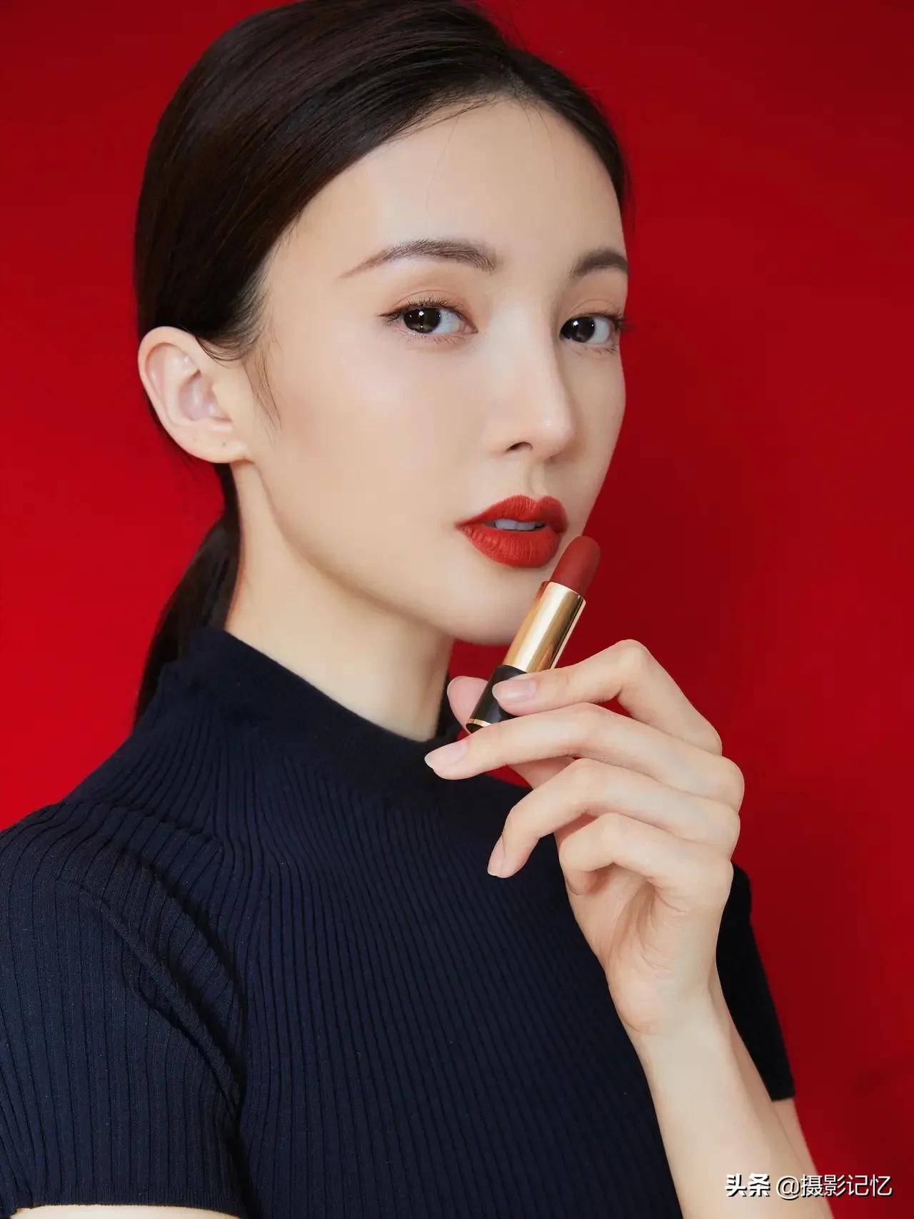 Jin Chen: Red lips and flames, jade skin like snow - iMedia