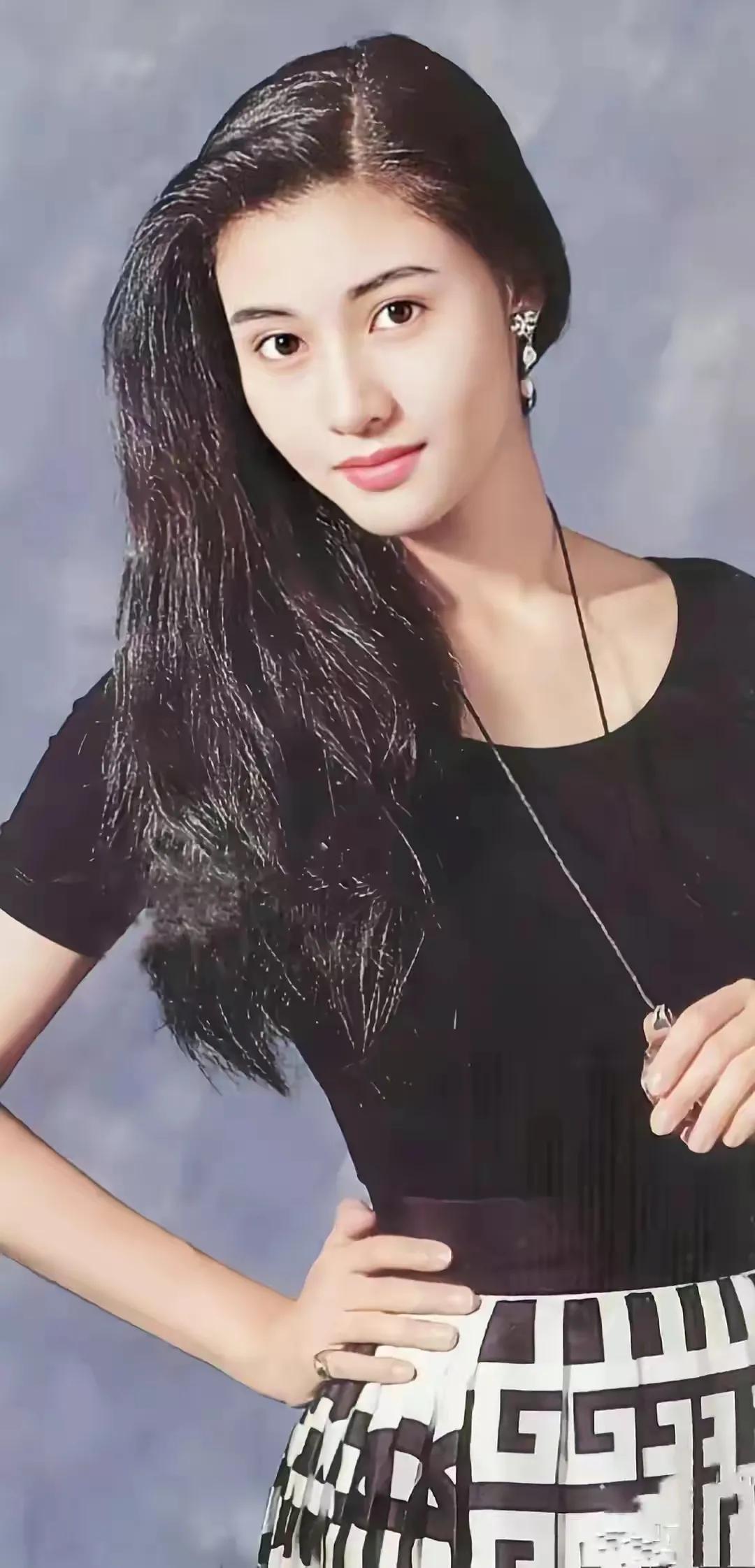 Li Jiaxin's stunning photo shoot - iMedia