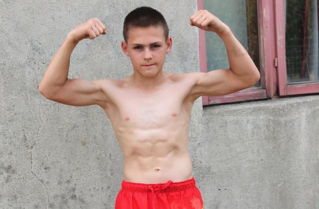 The strongest child in the world!Eight pack abs at the age of 5!Can ...
