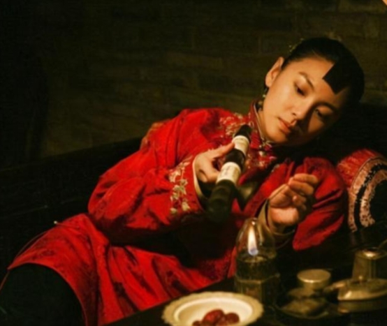 In 1997, Chen Zhongshi won the Mao Dun Award for "White Deer Plain ...