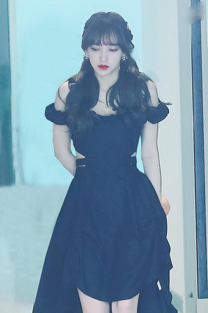 Cheng Xiao Beautiful Black Outfit Imedia