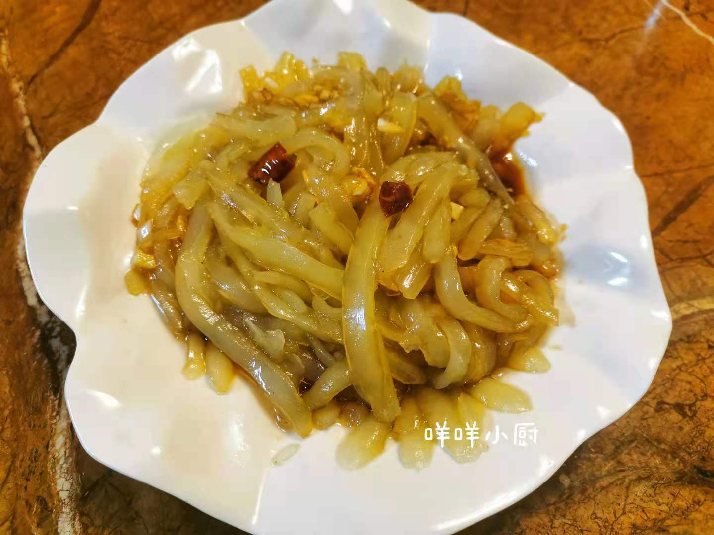 It's too hot in summer, let's take a bowl of cucumber-flavored jelly to ...