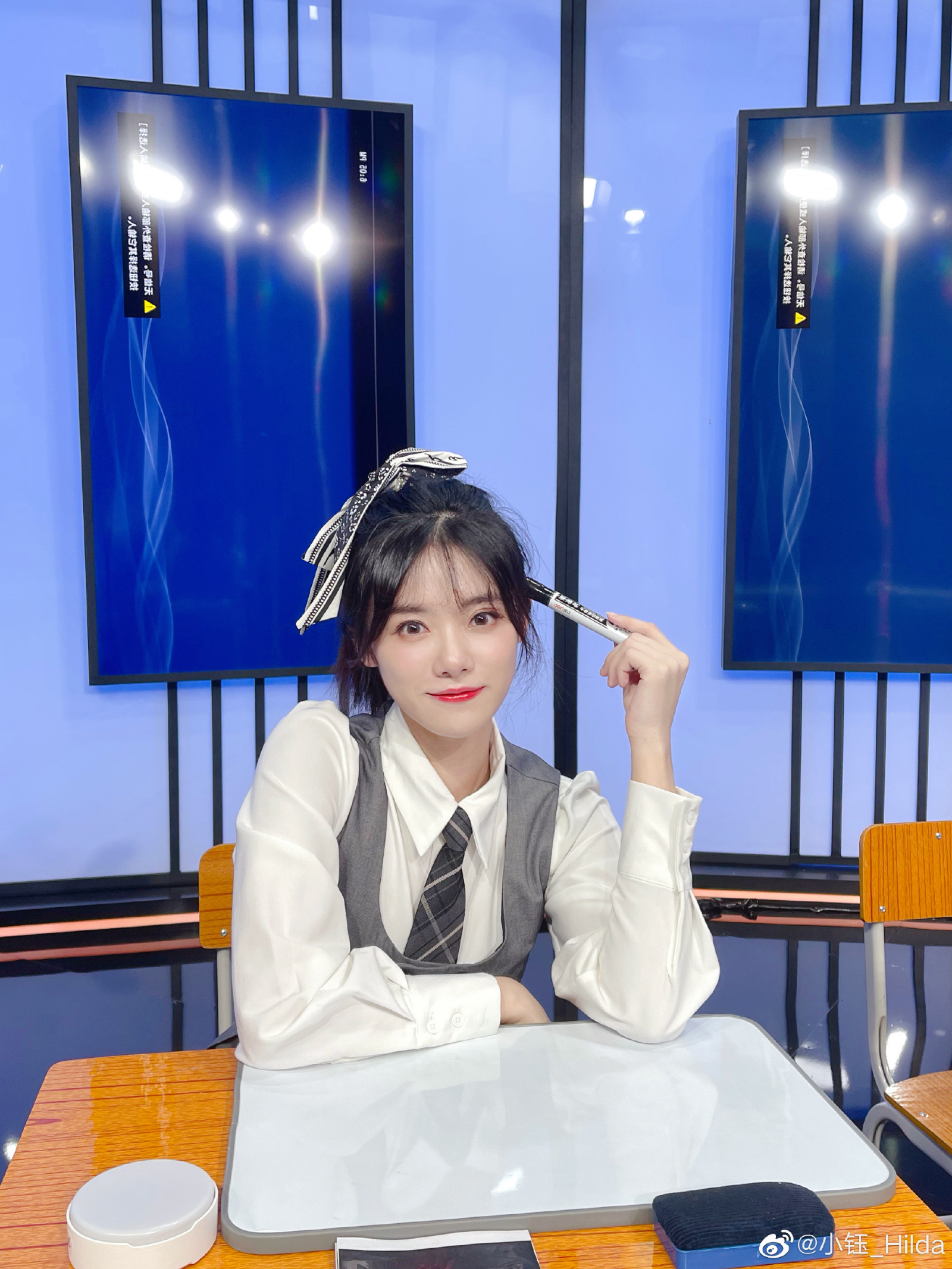 LPL host Xiaoyu's cute student dress attracts fans' hot discussion ...