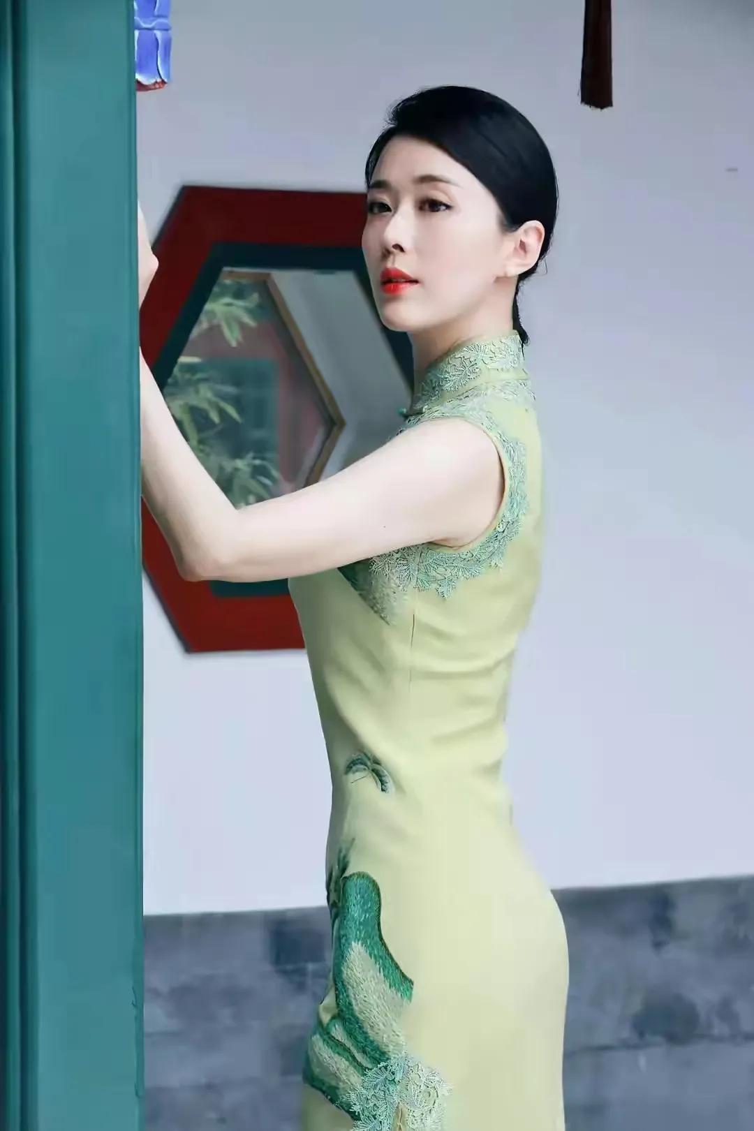 Hunan Beauty-Yan Danchen - iMedia