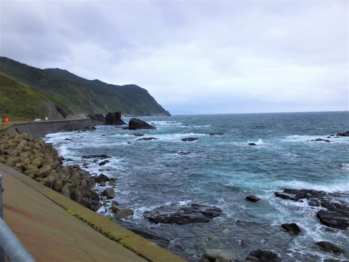 The recently discussed Tsugaru Strait separates Hokkaido and Honshu and ...