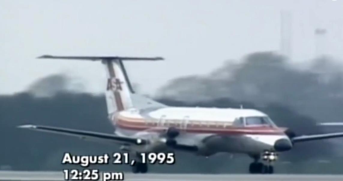 The plane suddenly broke in the air, and the last few minutes made ...