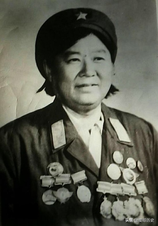 Guo Junqing, a special hero, has never taken off his clothes to sleep ...