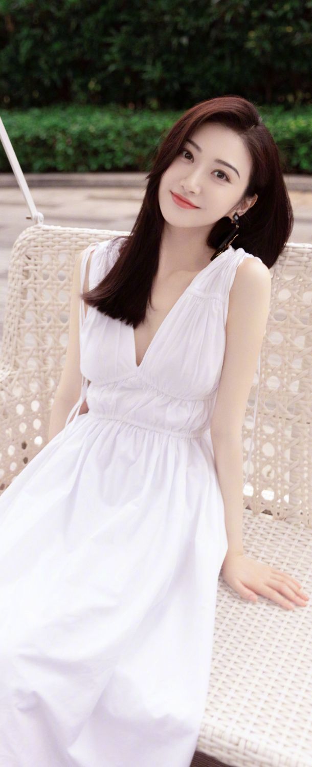 Jing Tian white deep v dress photo, Jing Tian sun white dress photo ...