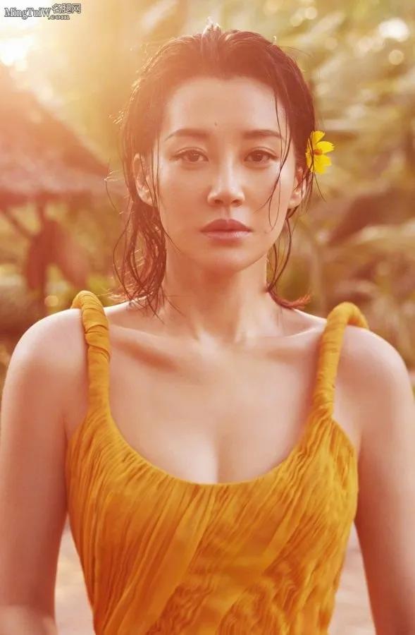 Xu Qing's beautiful legs and jade feet - iMedia