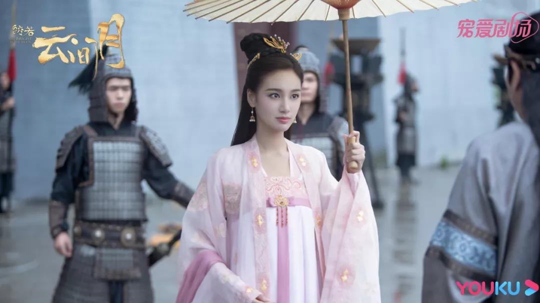 Cheng Yanqiu in "The Moon Between Clouds and Clouds": Enjoy the role ...