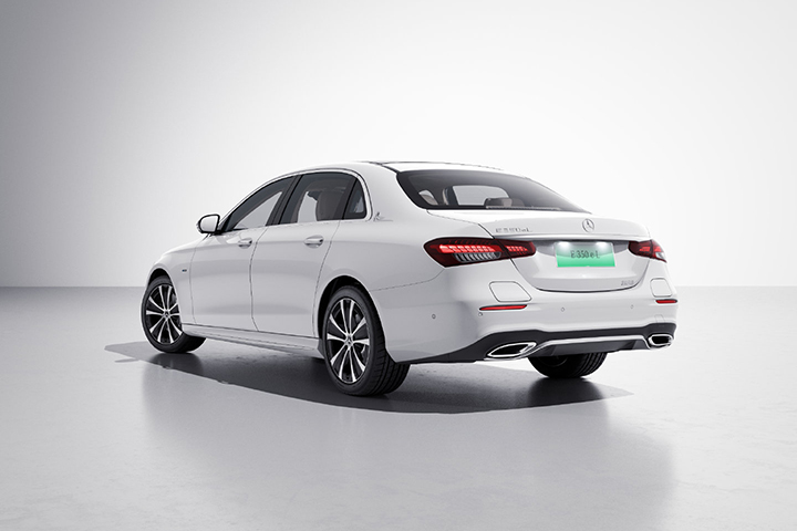 Breaking a hundred in 6.7 seconds, with a battery life of 120 kilometers, the Mercedes-Benz ...