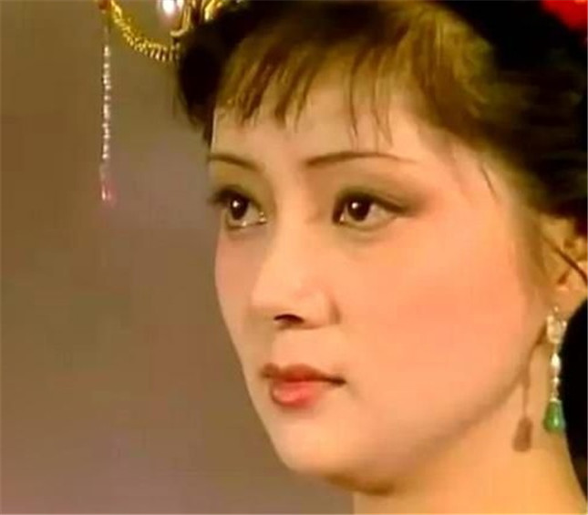 A Dream of Red Mansions: Yuanchun and the emperor have no "husband and ...