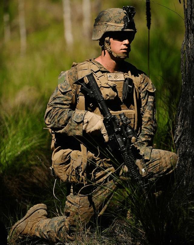 German arms manufacturer produced: HK M27 automatic rifle - iMedia