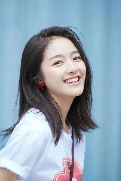 Li Yifeng, Zheng Kai, Wei Chen, the handsome and beautiful actor's crew are walking with each ...