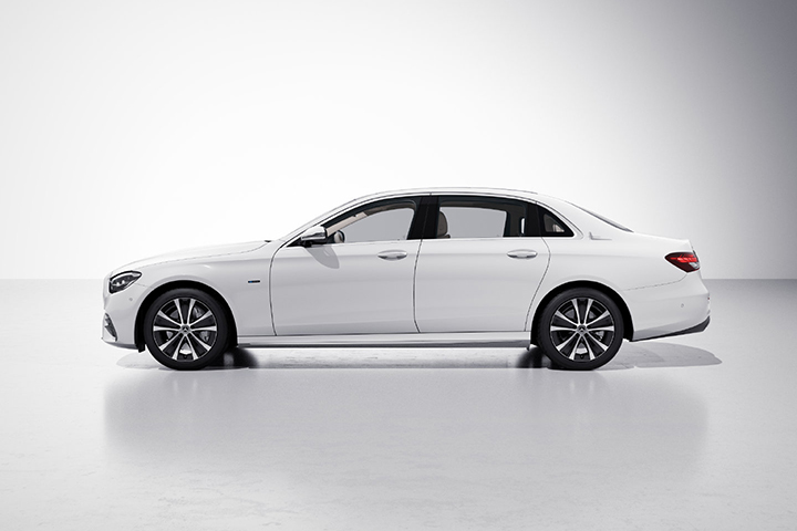 Breaking a hundred in 6.7 seconds, with a battery life of 120 kilometers, the Mercedes-Benz ...