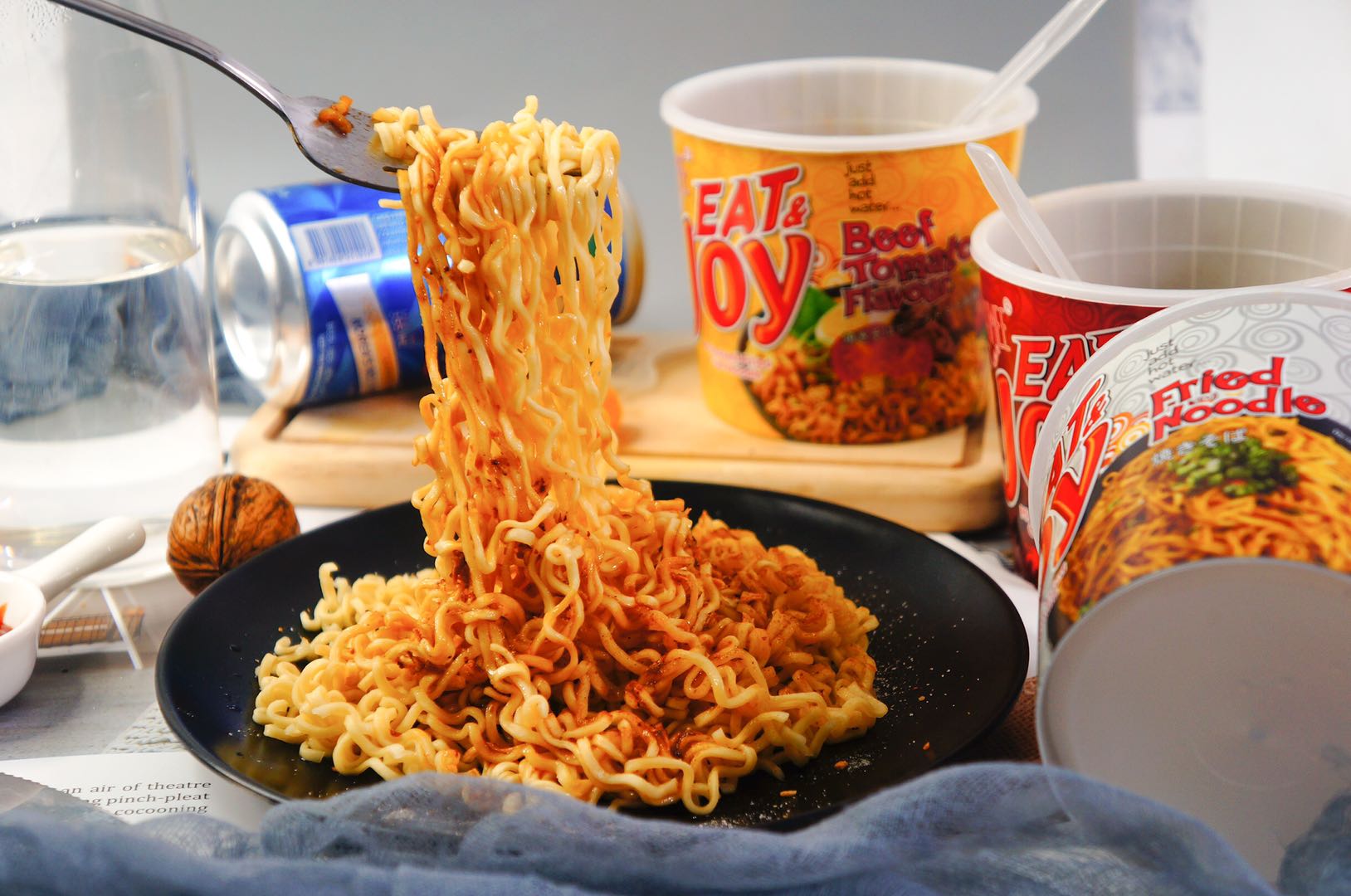 The delicious Yumee cup noodles from Indonesia, which are popular in ...