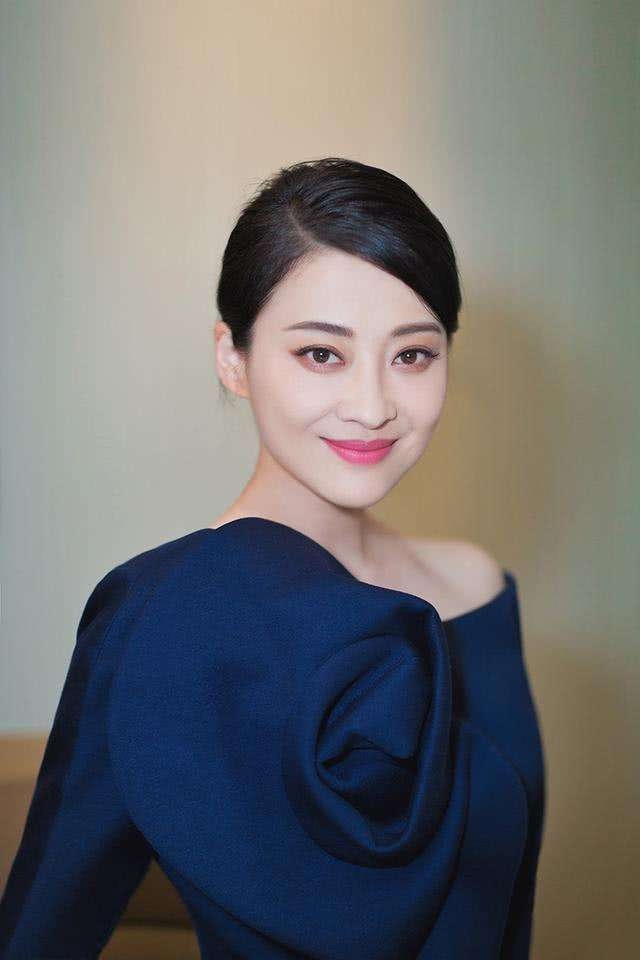 Mei Ting: Intellectual and elegant temperament beauty - iMedia