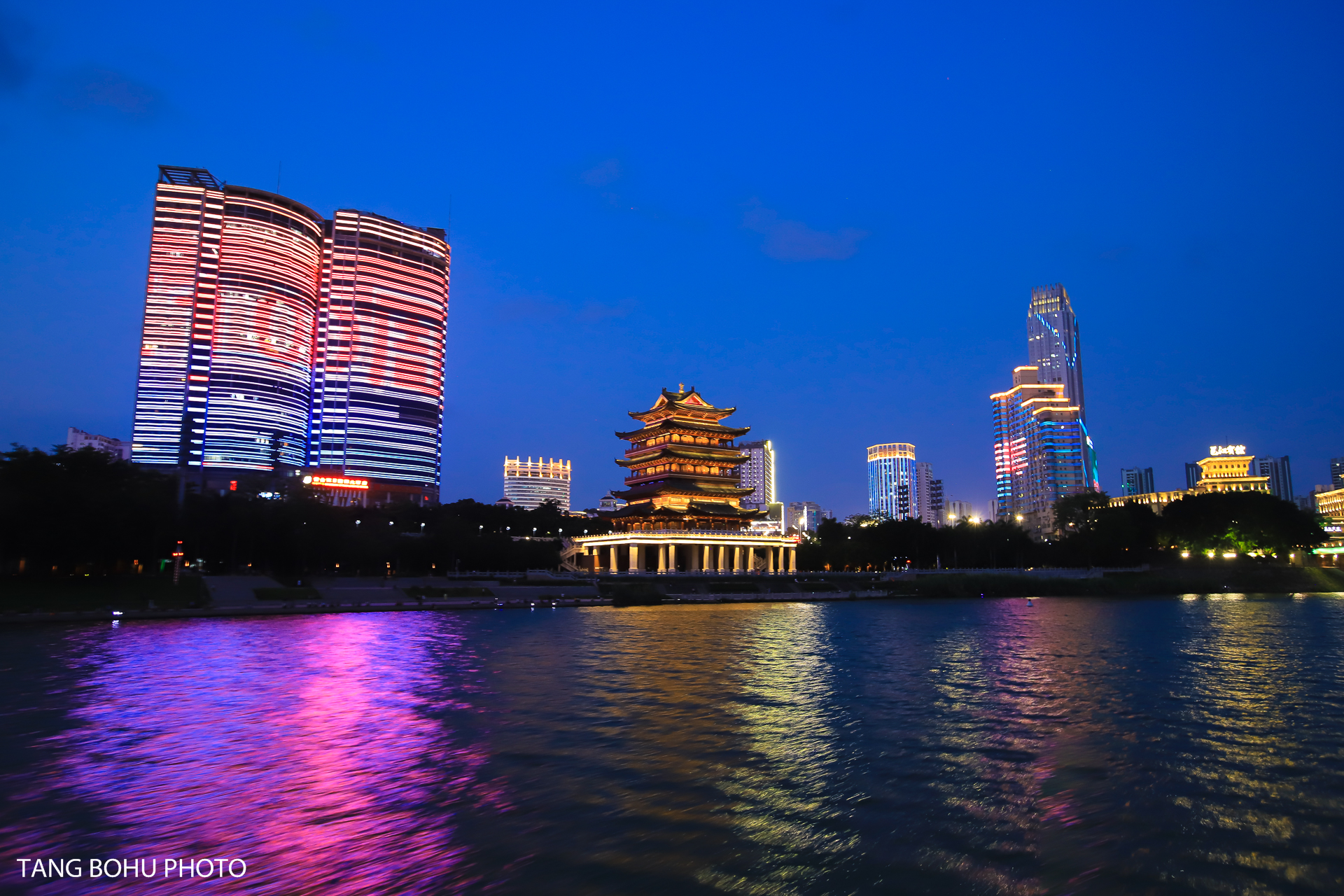 Nanning tourism is more interesting: take a night cruise on the Yong ...