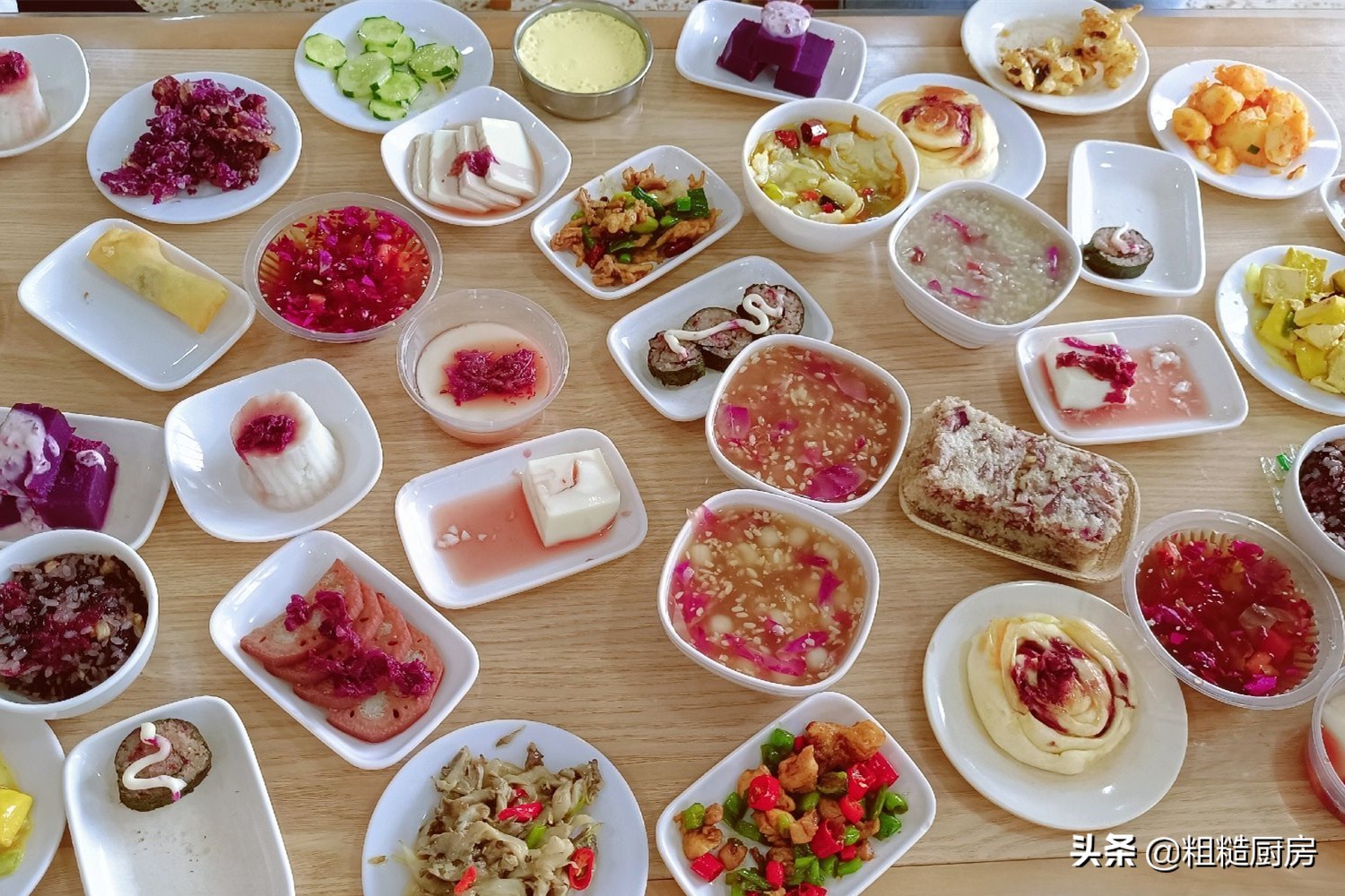 The canteen of Yunnan University launched a rose banquet, 30 kinds of ...