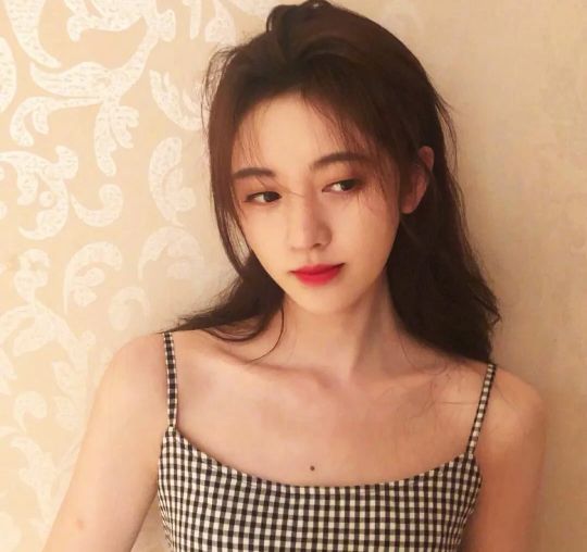 Ju Jingyi's Yan and Yang Chaoyue's Beauty - iMedia