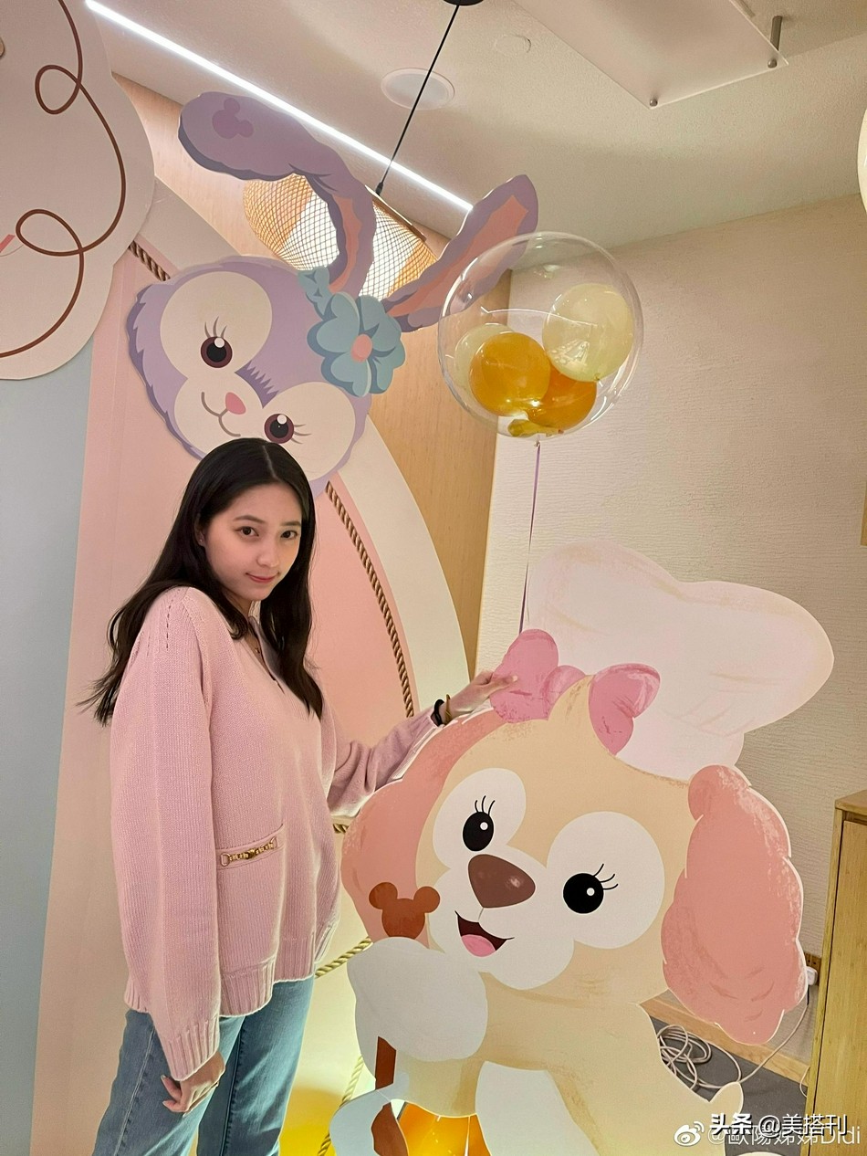 Ouyang Didi's 17th birthday, and Ouyang Nana kiss each other, netizens: how to look like the ...