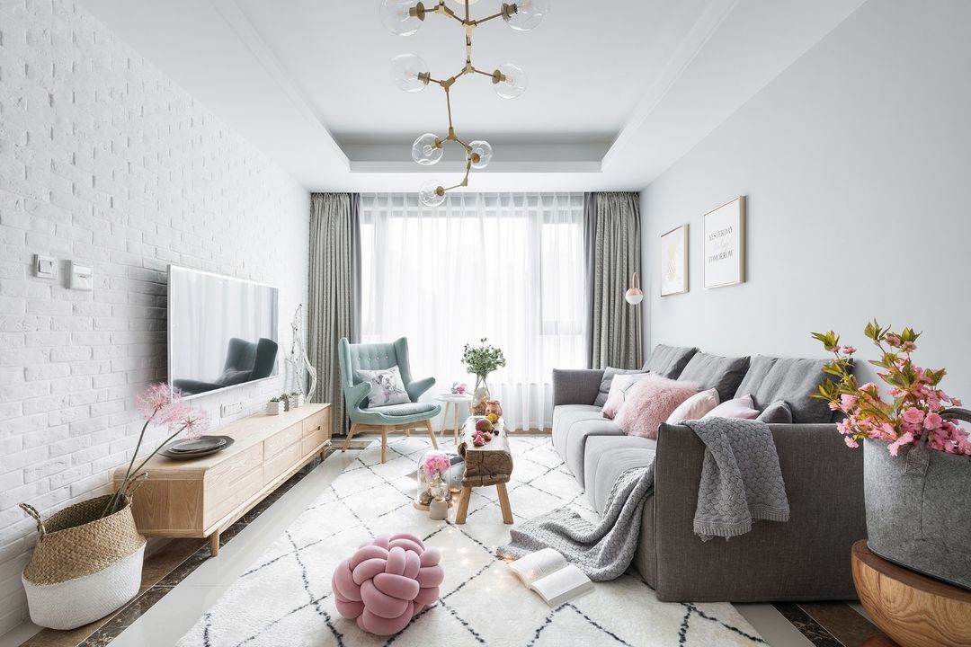 88-square-meter single apartment, vibrant and sunny, simple and ...