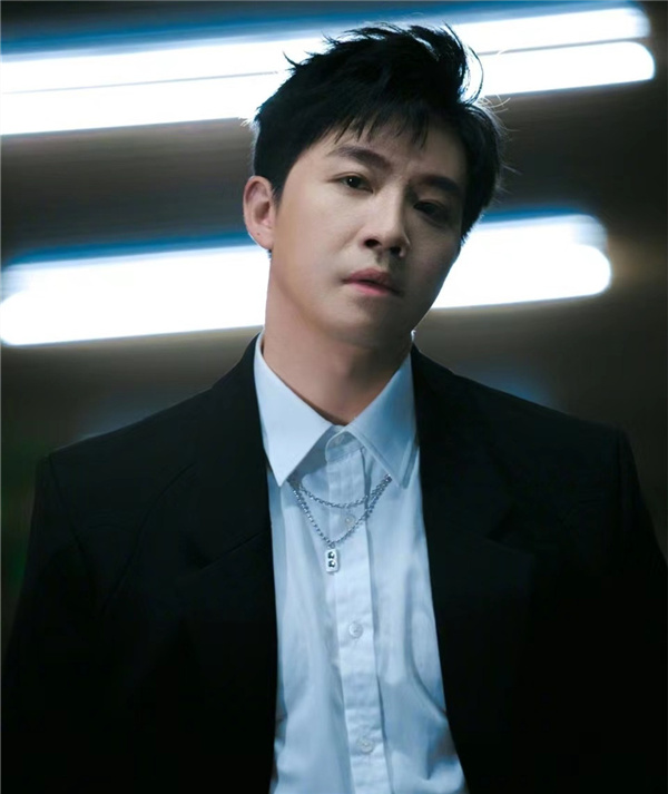 Yu Haoming is suspected of exposing his love affair, holding hands with ...