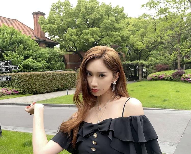 Liu Lingzi has been rumored many times in love affairs. Seeing her way ...