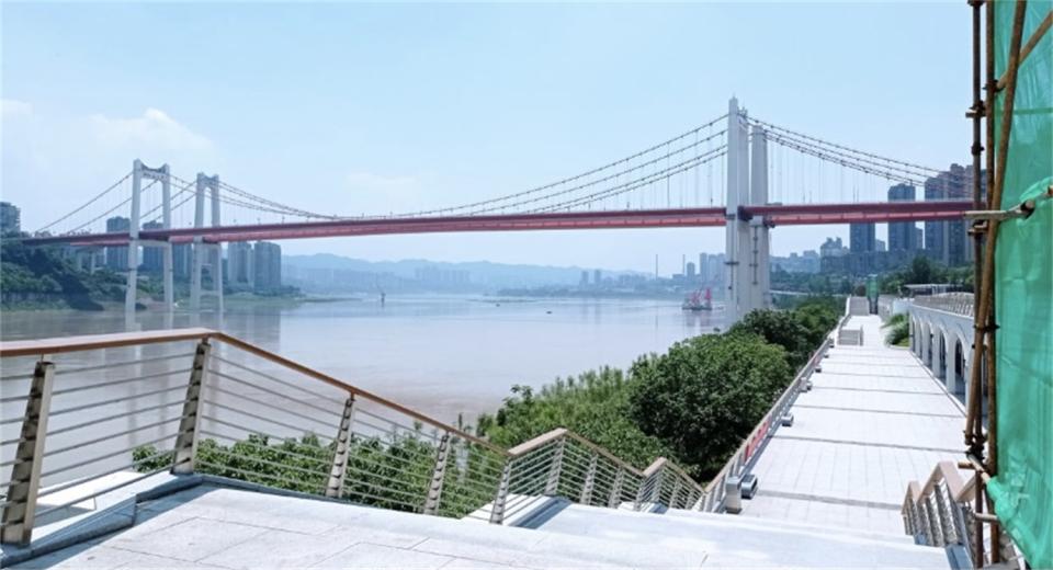 Where to see Chongqing River View?There are countless bars and ...