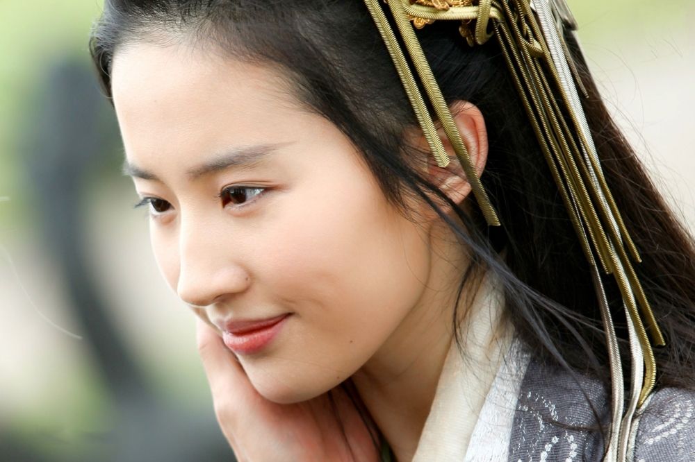 Chen Jinfei: Protecting the "daughter" Liu Yifei and holding his wife ...