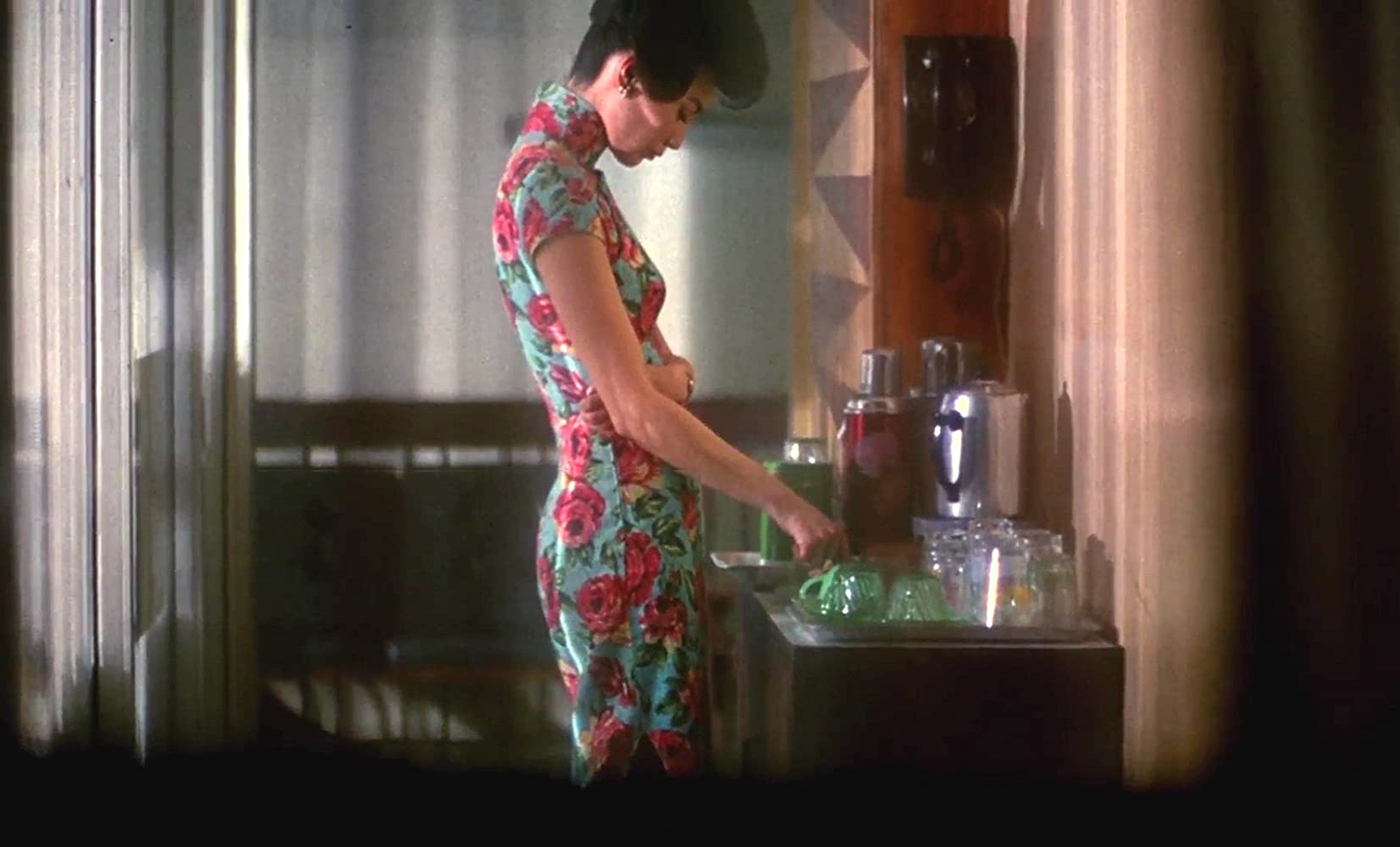 Maggie Cheung's wardrobe in "In the Mood for Love", 21 pieces of ...